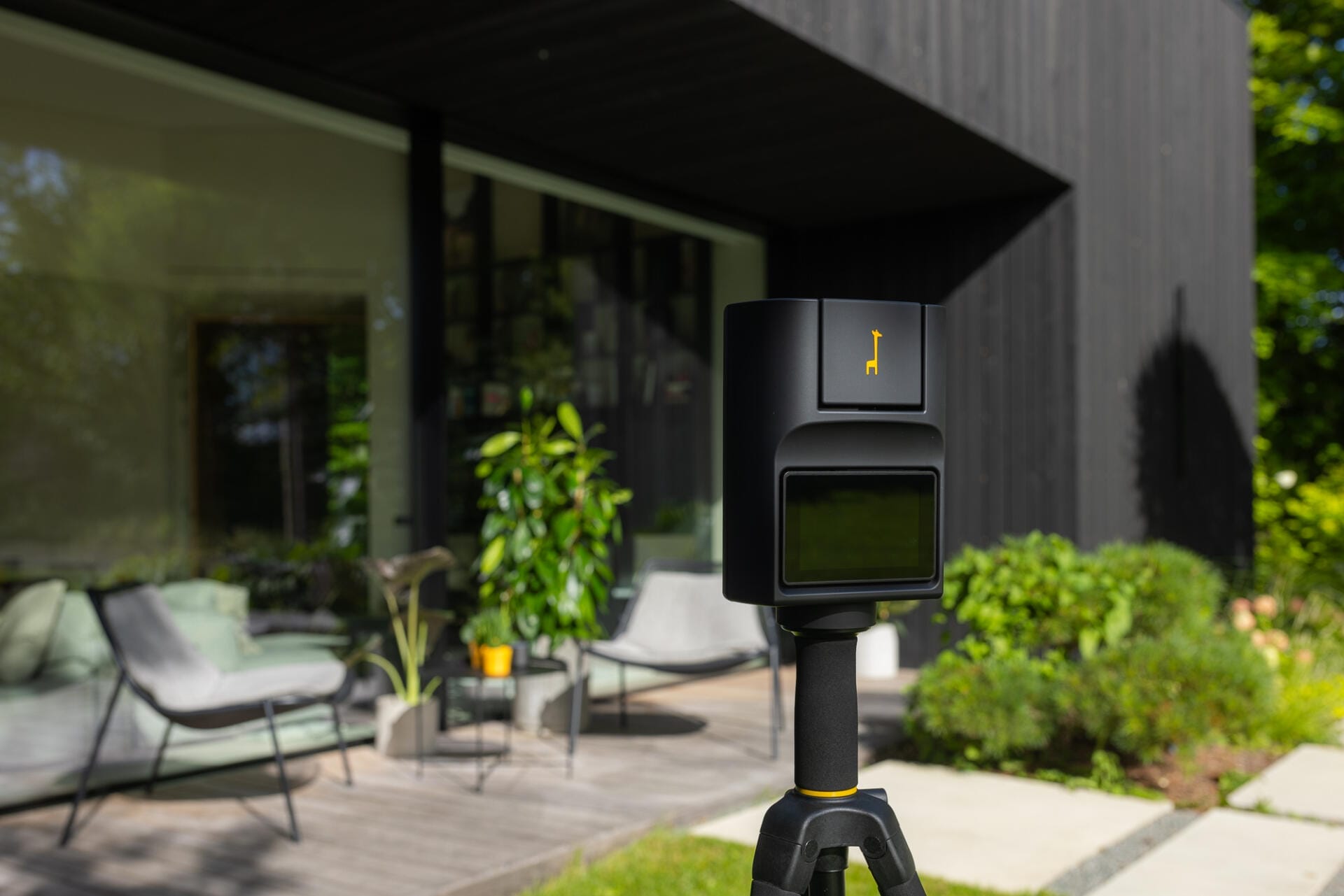 How to capture amazing front shots of a property | Giraffe360